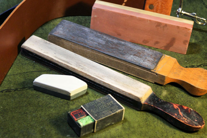 How To Sharpen A Straight Razor: Best Stropping & Honing Guide