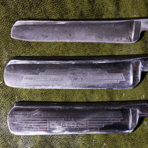 How To Sharpen A Straight Razor: Best Stropping & Honing Guide