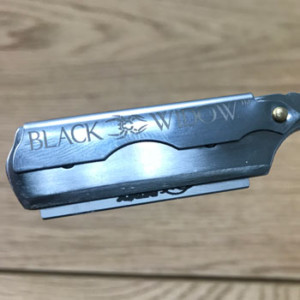 Shavette Vs Straight Razor: What's The Difference & Which Is Better?