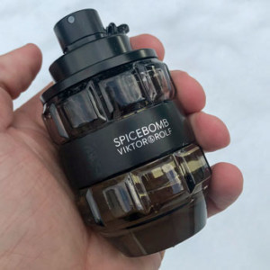 Viktor&Rolf Spicebomb Fragrance Review: Best Men's Christmas Cologne