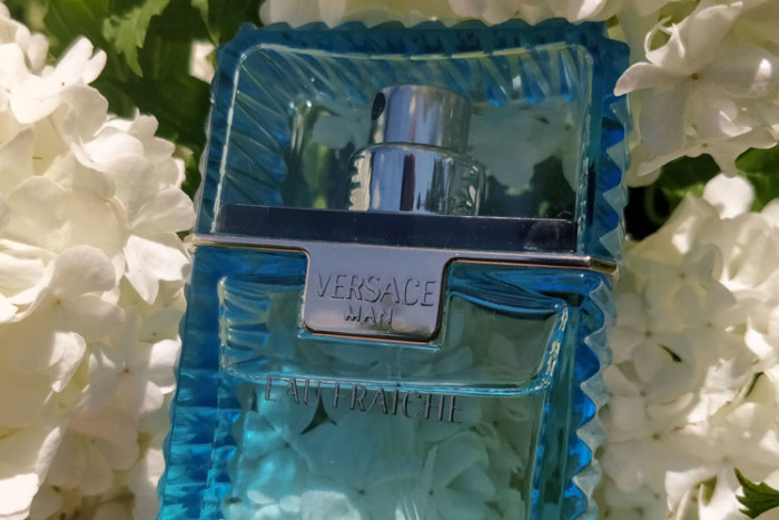 Versace Man Eau Fraîche Cologne Review: Beach Summer Fragrance