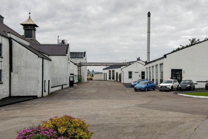 Laphroaig Islay Scotch Whisky: History, Distillery & Expressions