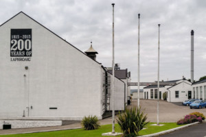 Laphroaig Islay Scotch Whisky: History, Distillery & Expressions