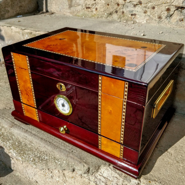 Best Humidors: #1 Guide To Cigar Storage That You Can Buy Online