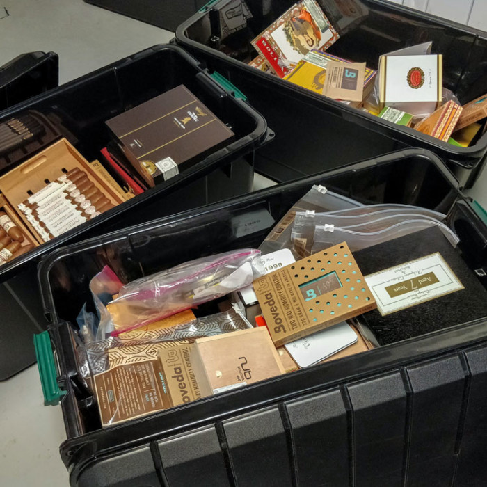 How To Build A Quality DIY Coolidor By Using Large Storage Containers