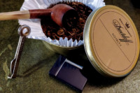 Davidoff Royalty Mixture Pipe Tobacco Review: A Regal English Blend