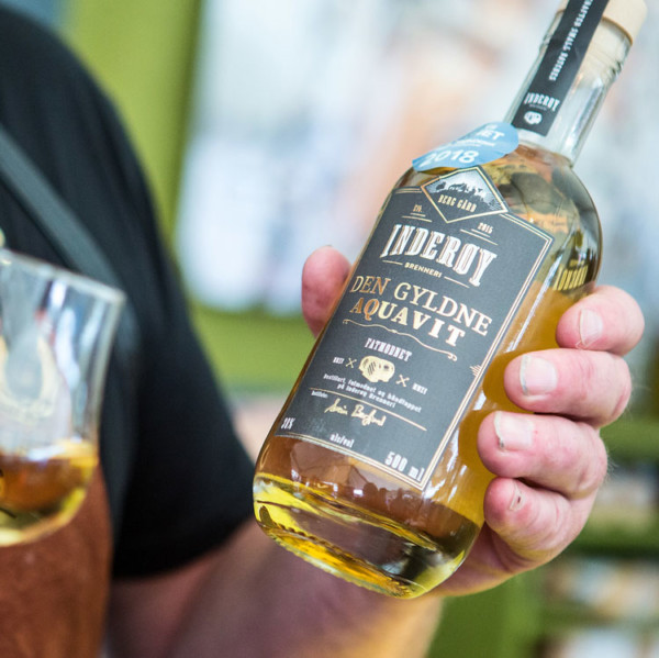 What Is Akvavit? How To Serve Aquavit & Top 10 Best Akvavit Brands