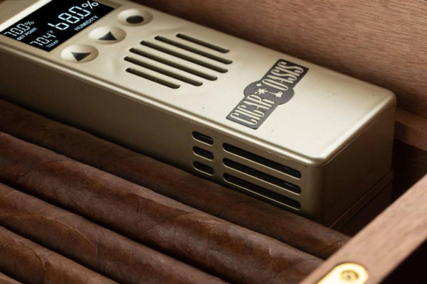 Best Humidifiers For Your Humidor: Top Packs & Devices For Fresh Cigars