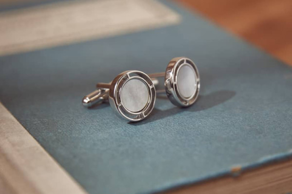How To Wear & Properly Put On Cufflinks: Top 10 Best Cufflinks Brands