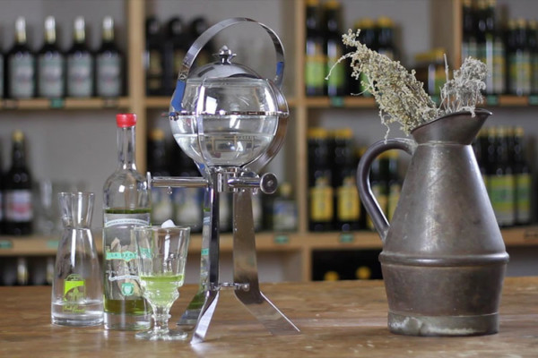 How To Properly Serve & Drink Absinthe