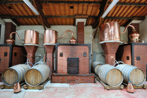 How Calvados Apple Brandy Is Made & Its Ingredients