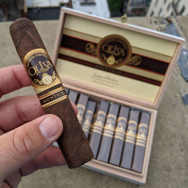 Oliva Monticello Reserva Limitada Estate Selection Cigar Review | Holt ...