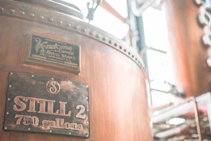 What Is Moonshine & Why Is It Illegal? How To Drink Moonshine