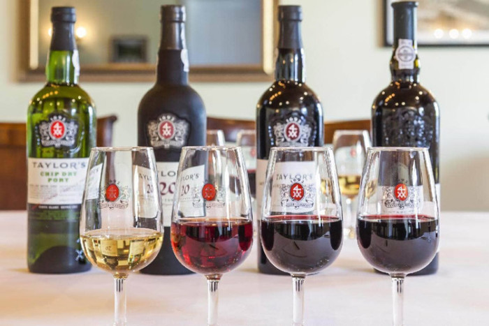 How To Serve & Drink Port Wine