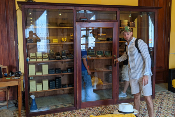 How To Build A Walk-In Cigar Humidor | Different Types & More