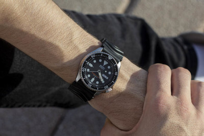 Reviewing The Seiko SKX007J: Does It Live Up To The Hype?