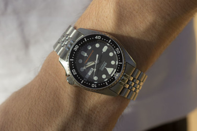 The Best SKX Of The Bunch? Reviewing The Midsize SKX013