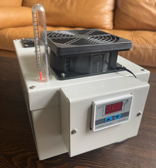 Overview Of Cigar Humidifiers For Humidors & Cigar Rooms - BespokeUnit