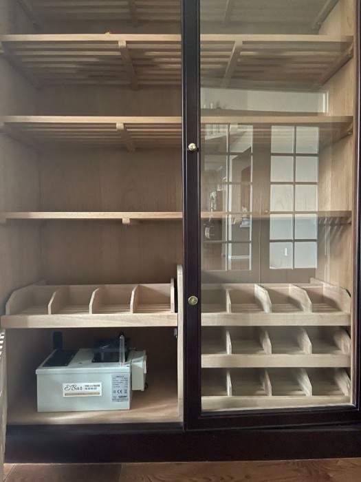 Overview Of Cigar Humidifiers For Humidors & Cigar Rooms - BespokeUnit