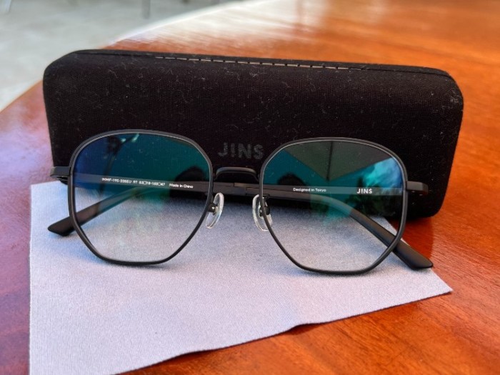 Review of JINS Switch Glasses with Magnetic Sunglasses - Bespoke Unit