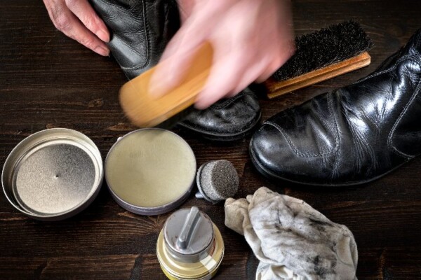 Shoe Polish Guide: How To Shine Shoes In 5 Easy Steps