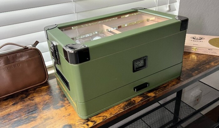 Best Desktop Humidors: Top 10 Classic Cigar Humidors | Pros & Cons
