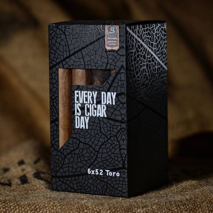 Review Of Every Day Is Cigar Day Cigars - BespokeUnit