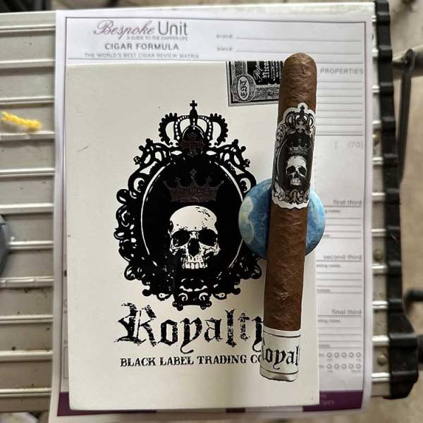 Review Of The BLTC Royalty Cigar - BespokeUnit