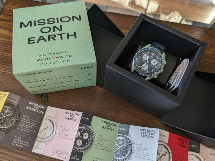 Unboxing The Omega MoonSwatch Earth: Mint Green Bioceramic