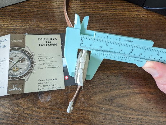 Review of the MoonSwatch Mission To Saturn Watch + Unboxing