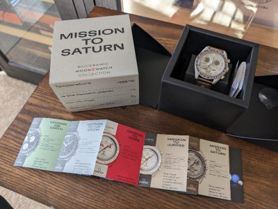 Review of the MoonSwatch Mission To Saturn Watch + Unboxing
